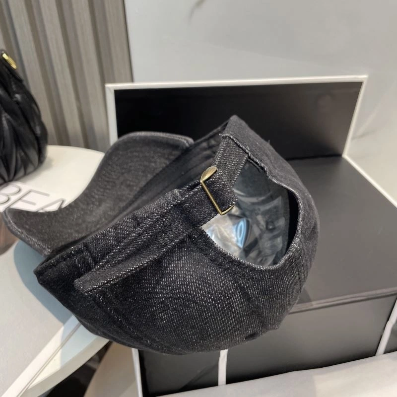 Accurate model Loewe Caps