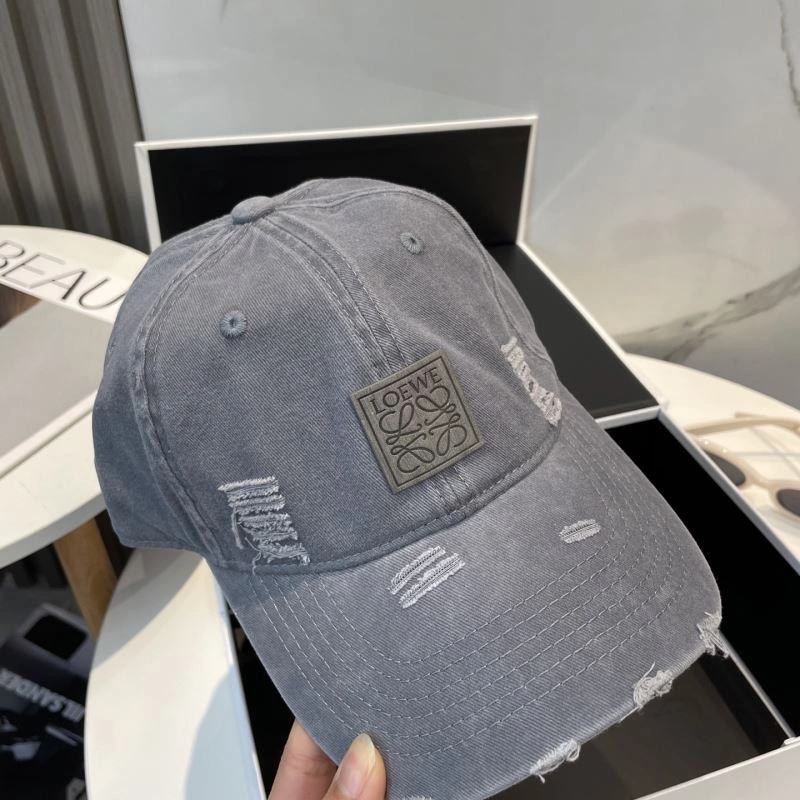 Brand-original Loewe Caps