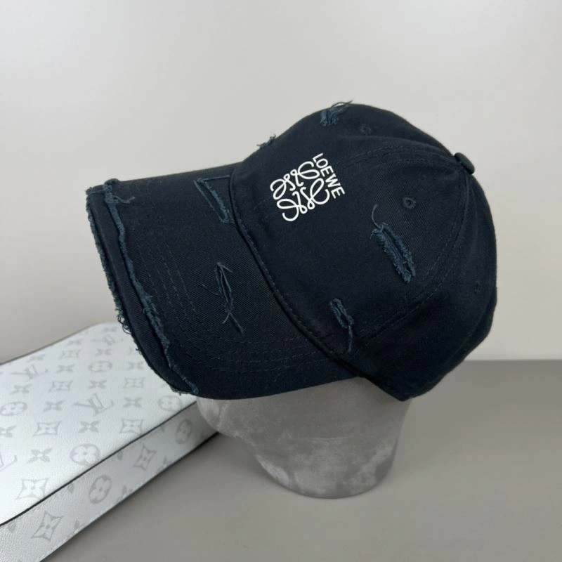 Loewe Caps