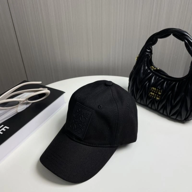Top match Loewe Caps
