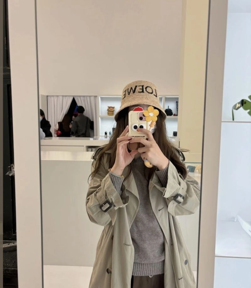 Loewe Caps