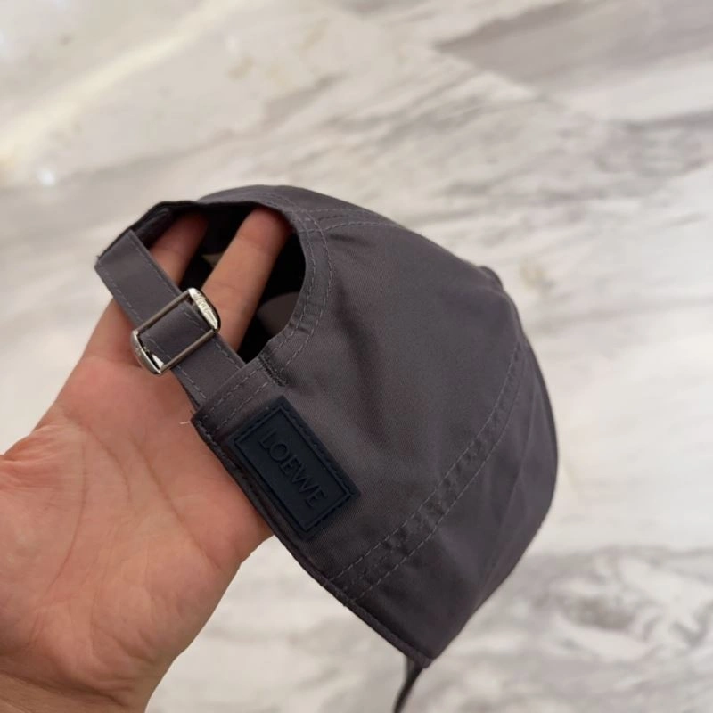 Real Loewe Caps