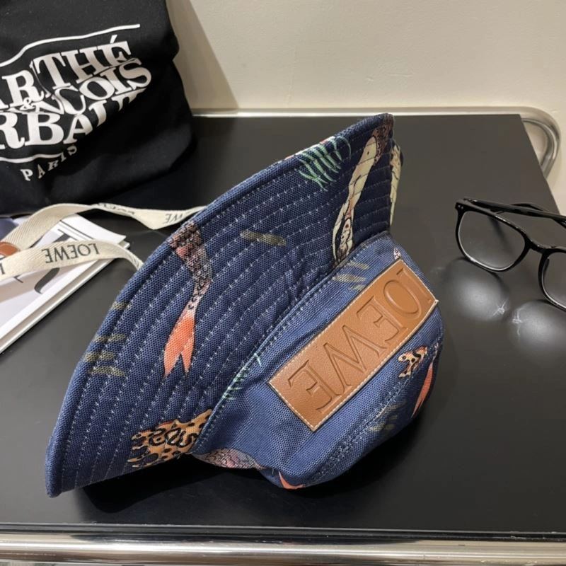 Mirror quality Loewe Caps