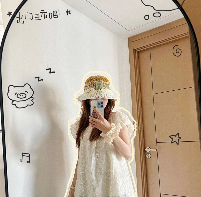 Loewe Caps