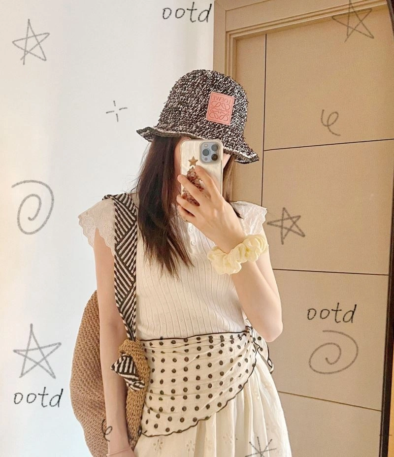 Loewe Caps