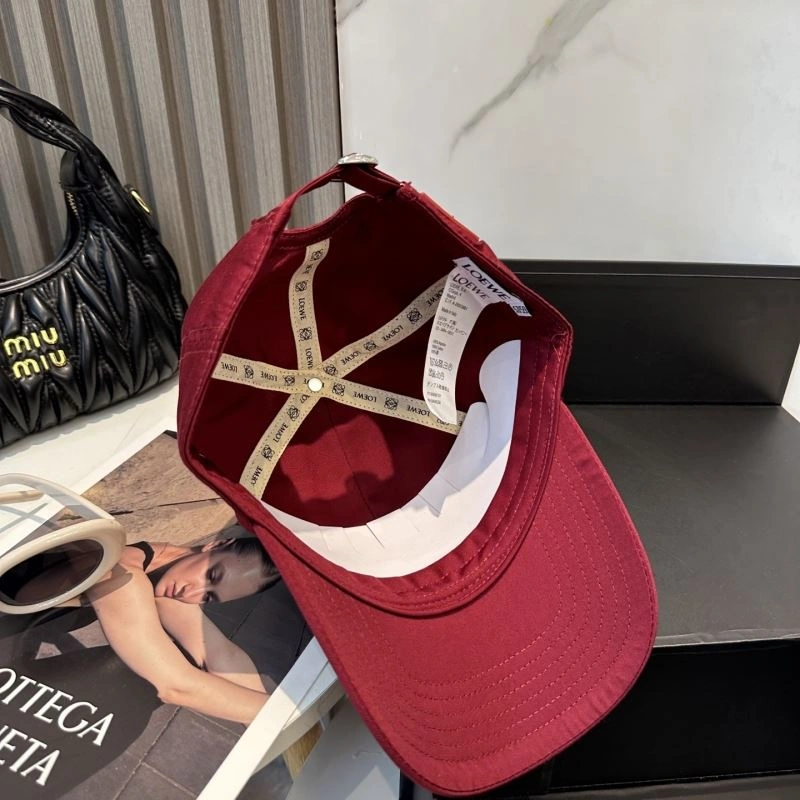Top match Loewe Caps