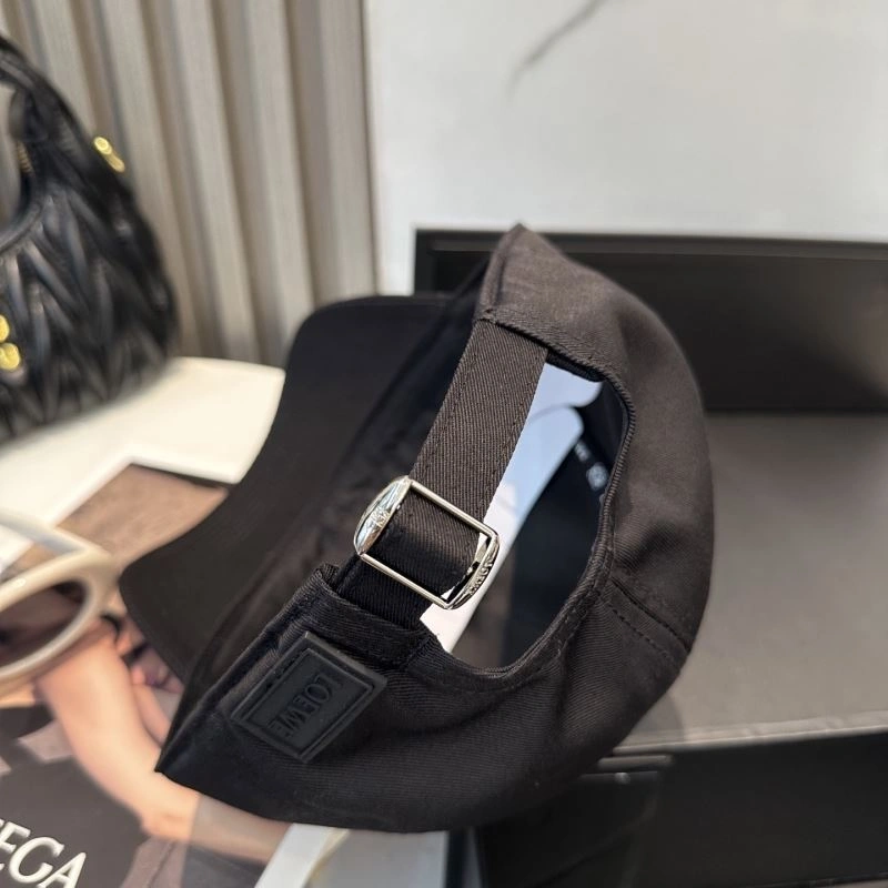 Brand-original Loewe Caps