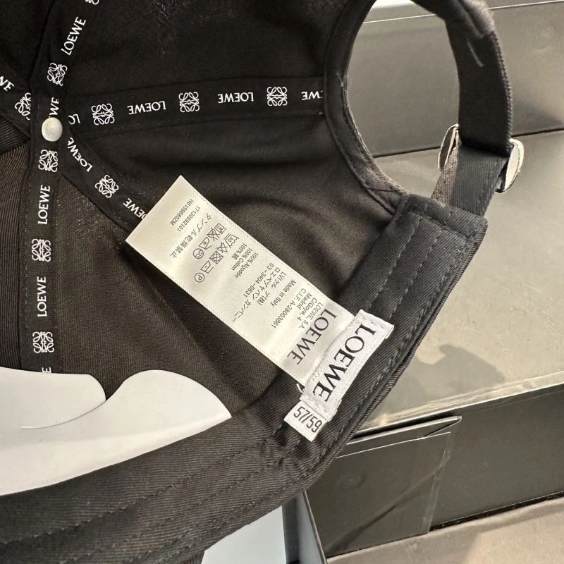 Brand-original Loewe Caps