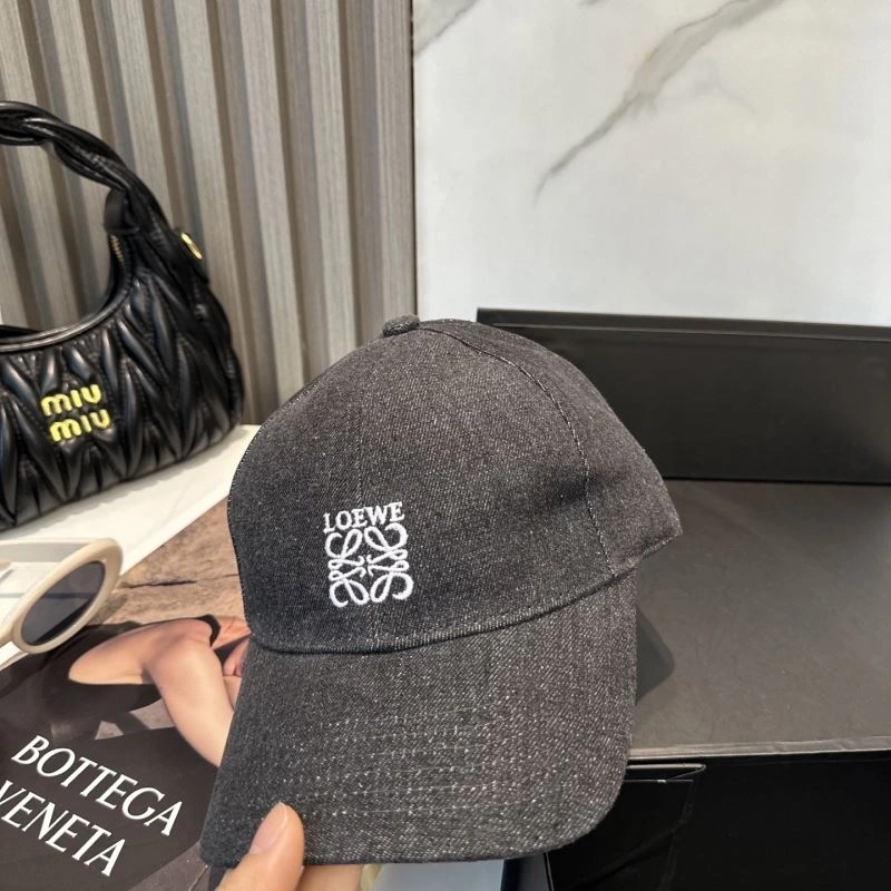 Real Loewe Caps