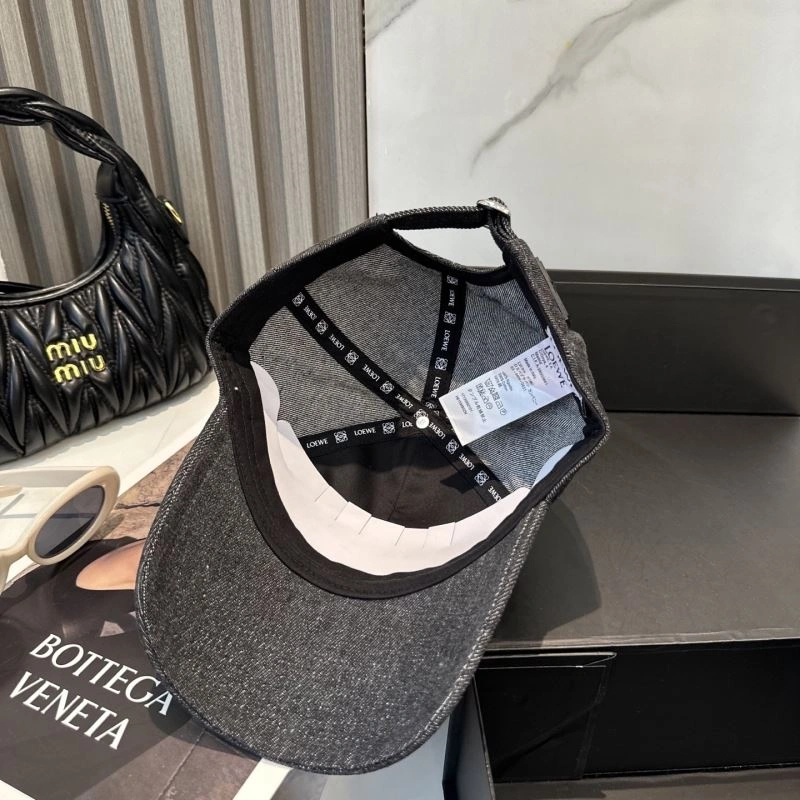 Real Loewe Caps