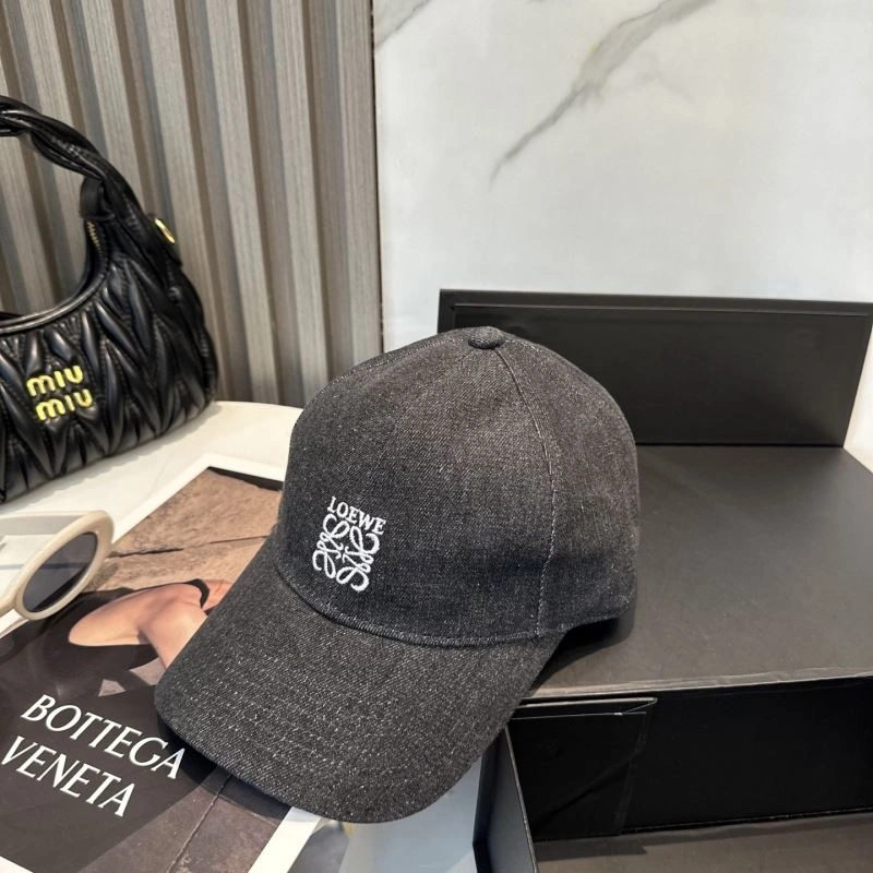 Real Loewe Caps
