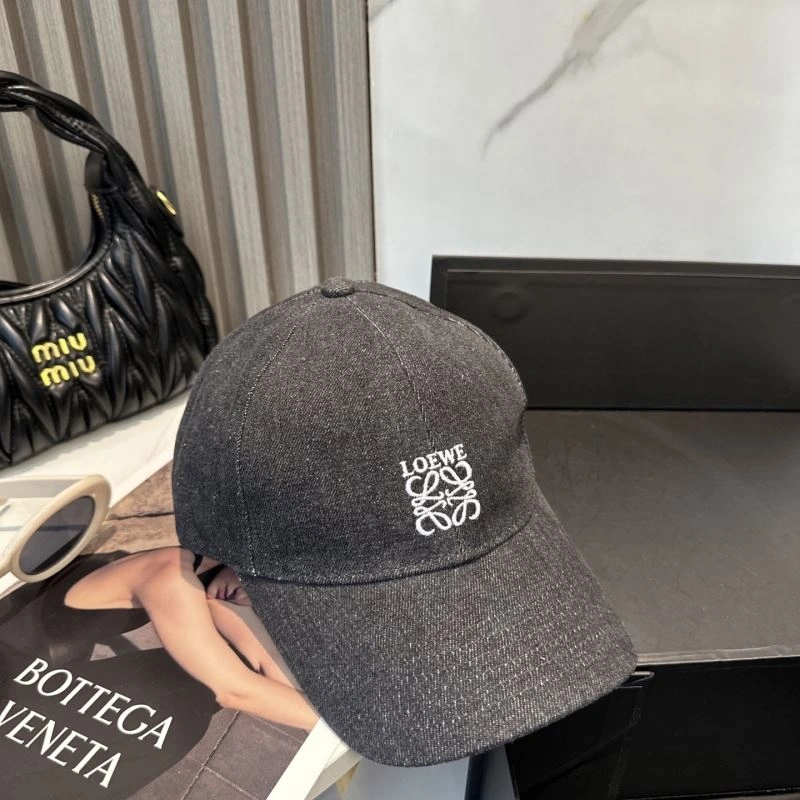 Real Loewe Caps