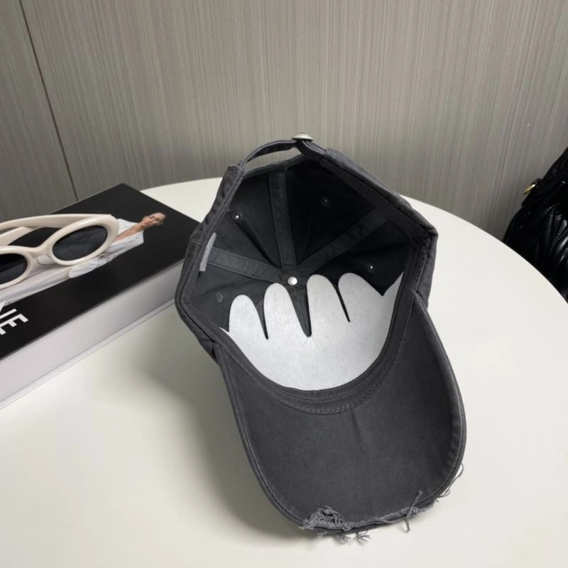 Exact replica Loewe Caps