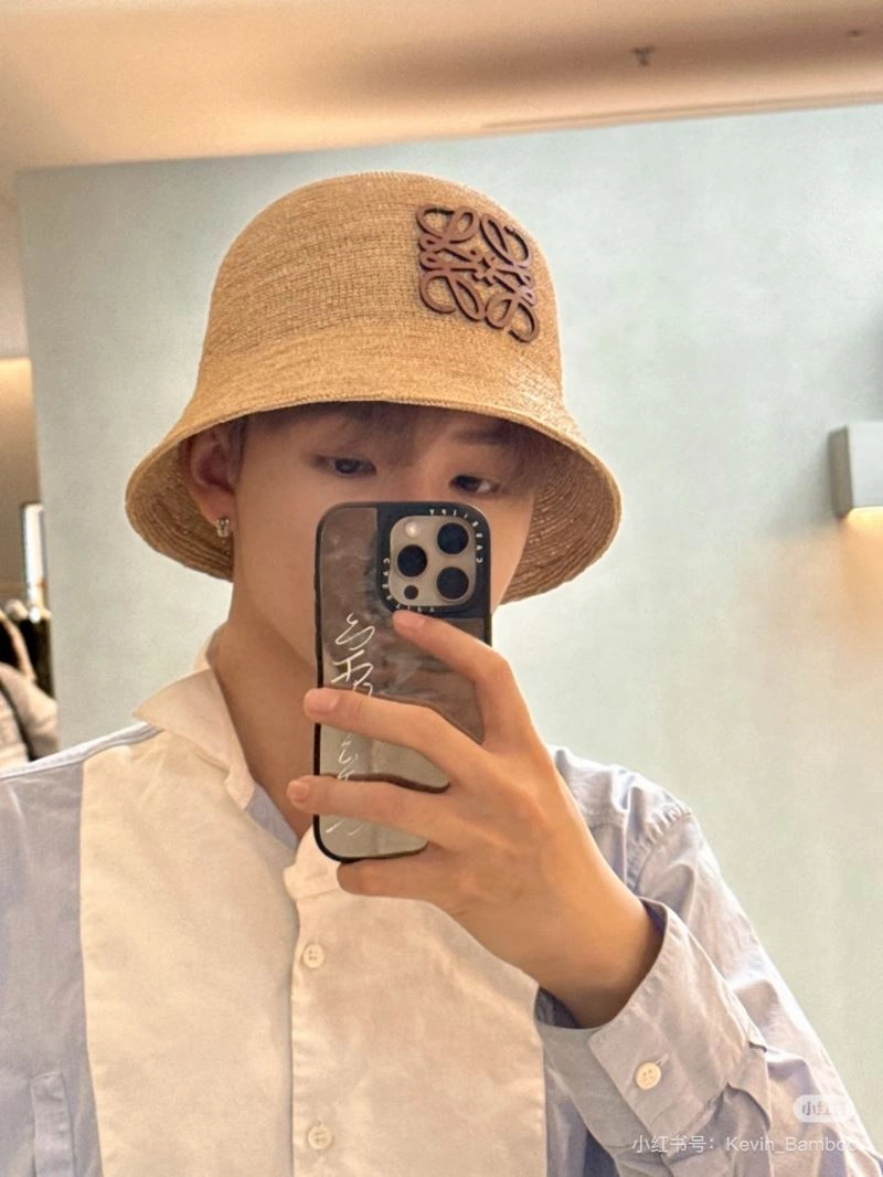 Loewe Caps