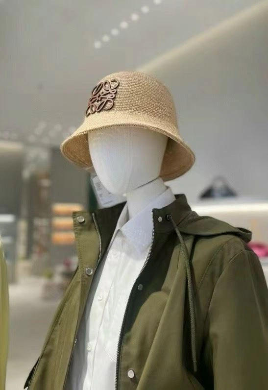 Top match Loewe Caps