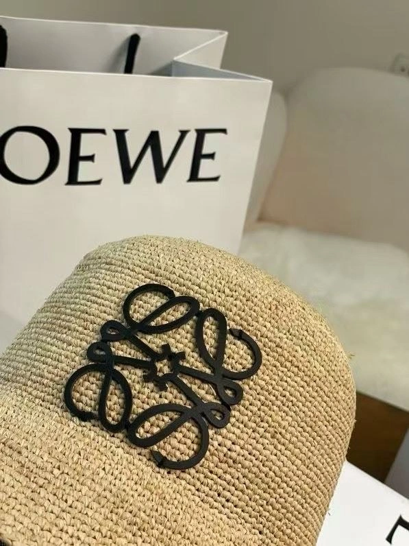 Legit Loewe Caps