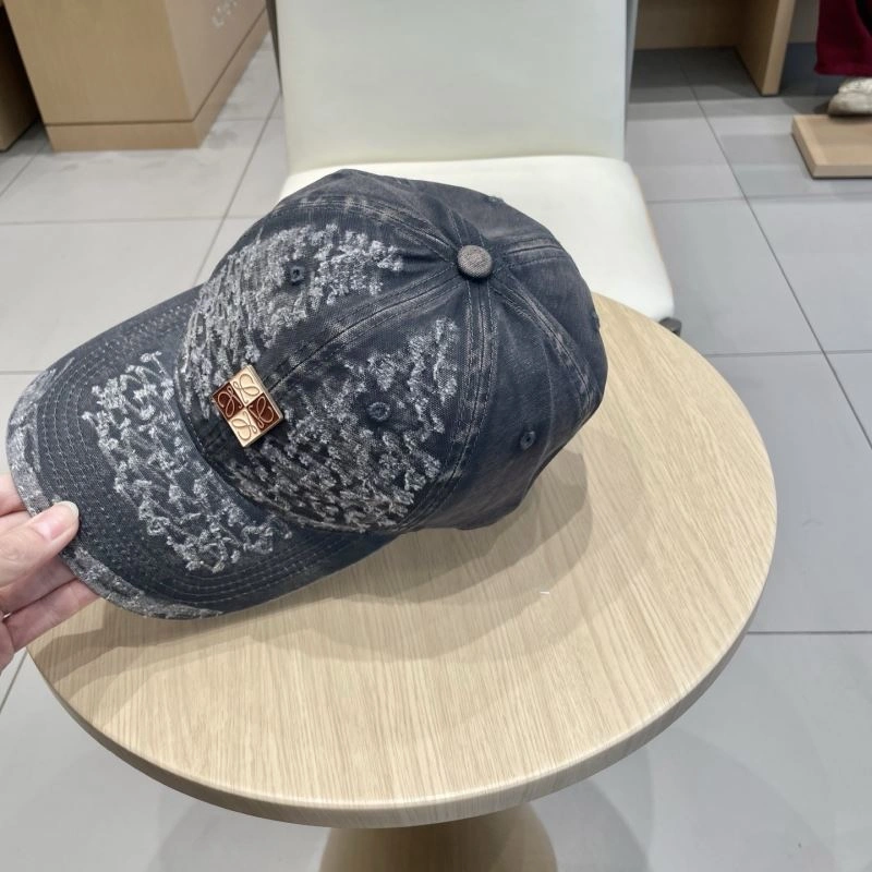 Mirror quality Loewe Caps