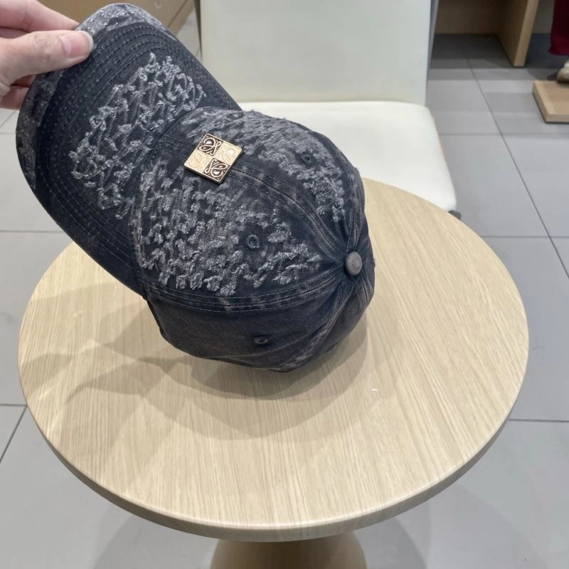 Mirror quality Loewe Caps