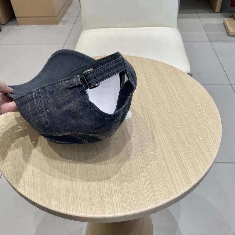 Mirror quality Loewe Caps