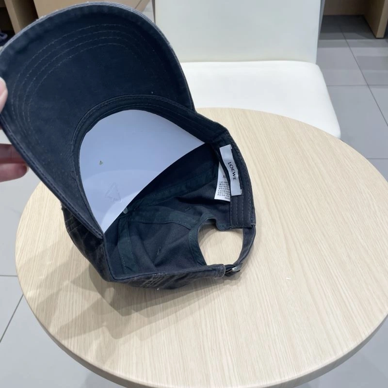Mirror quality Loewe Caps