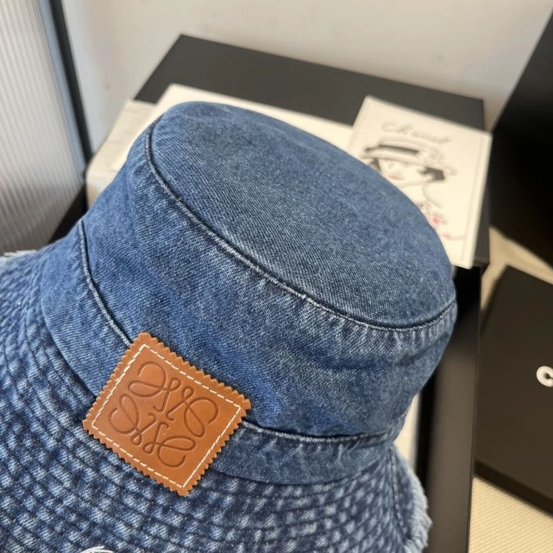 Top match Loewe Caps