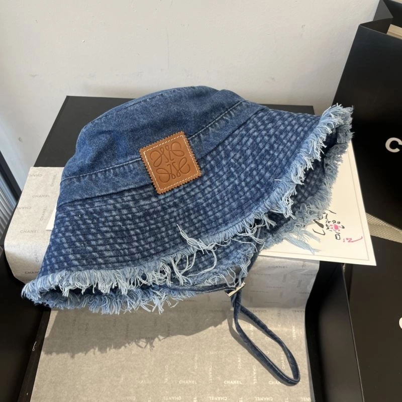 Top match Loewe Caps
