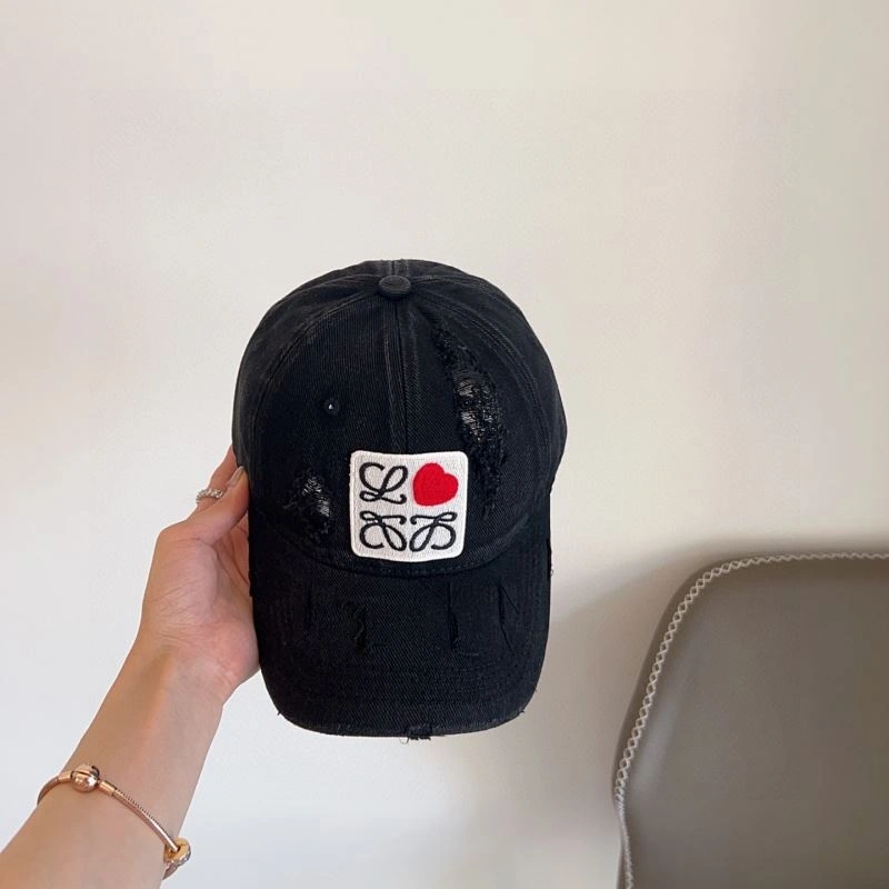 Loewe Caps