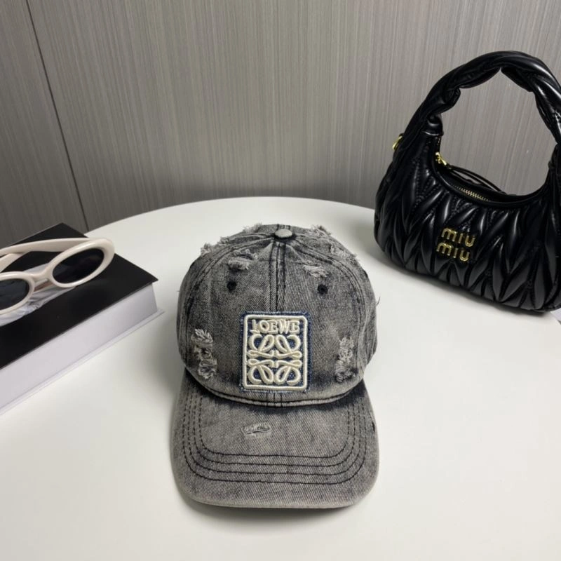 Loewe Caps
