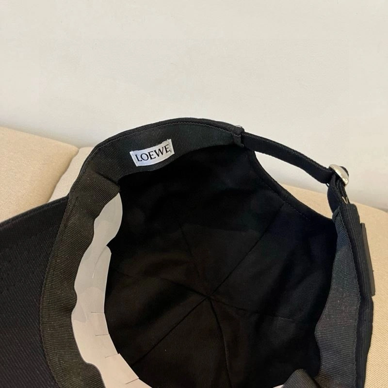 Exact replica Loewe Caps