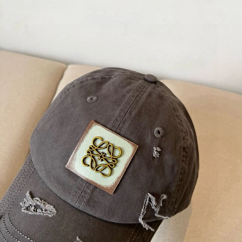 Accurate model Loewe Caps