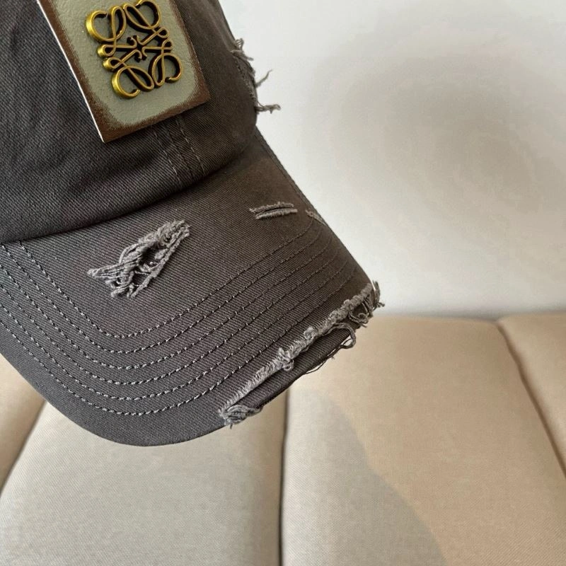 Accurate model Loewe Caps