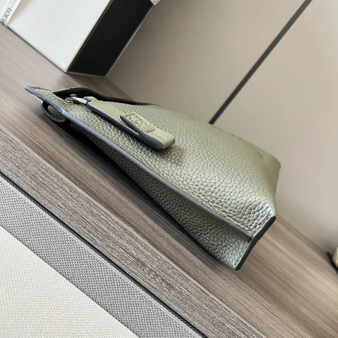 Brand-original Loewe Clutch Bags