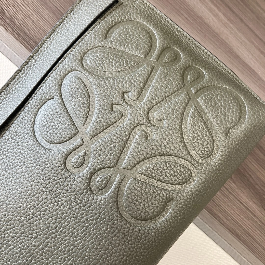 Brand-original Loewe Clutch Bags