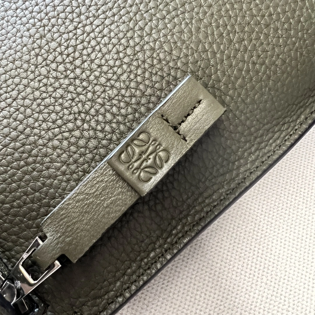 Brand-original Loewe Clutch Bags