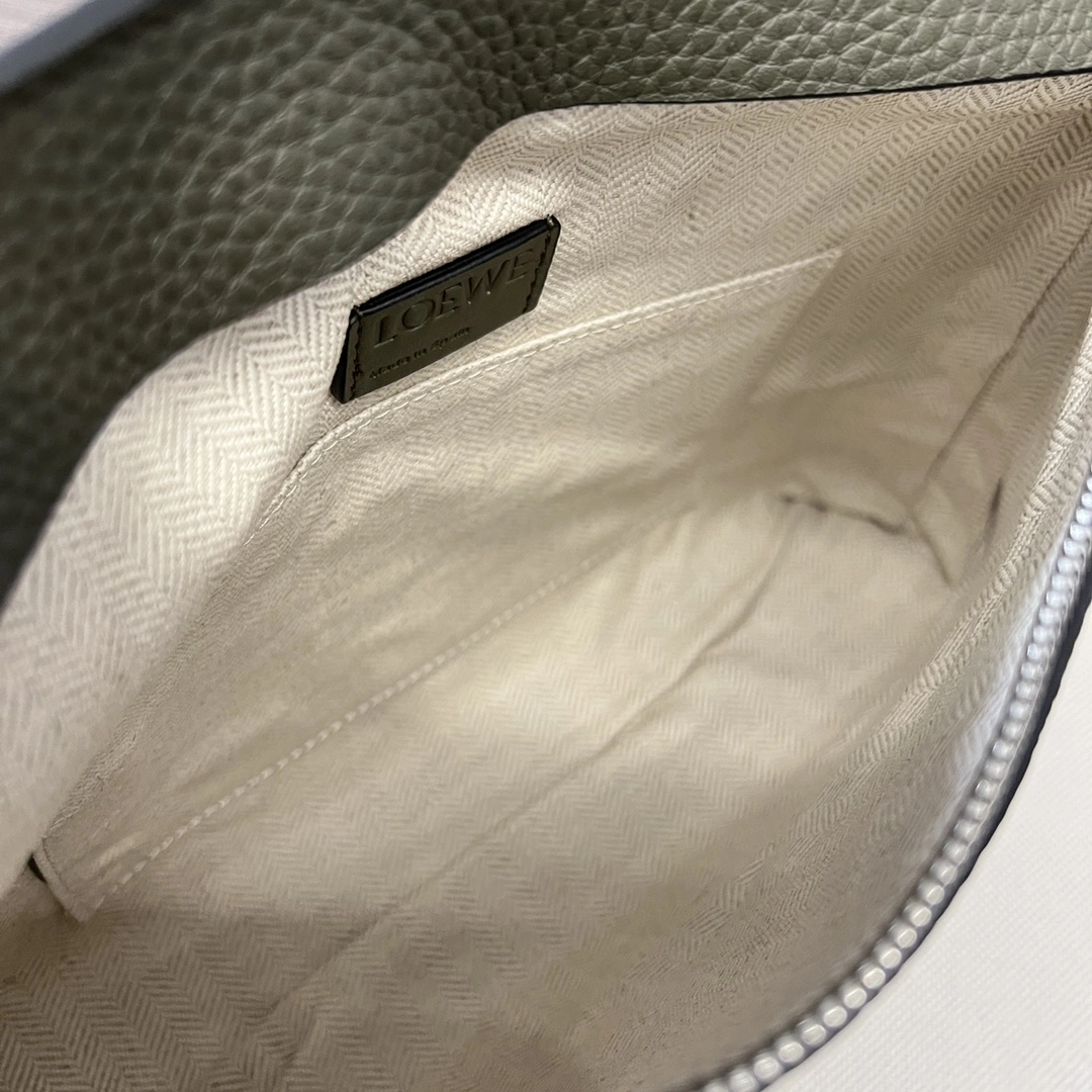 Brand-original Loewe Clutch Bags