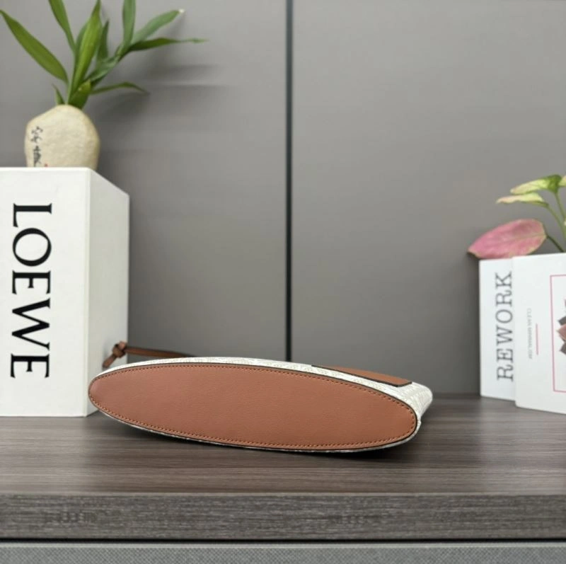 Bargain Loewe Clutch Bags