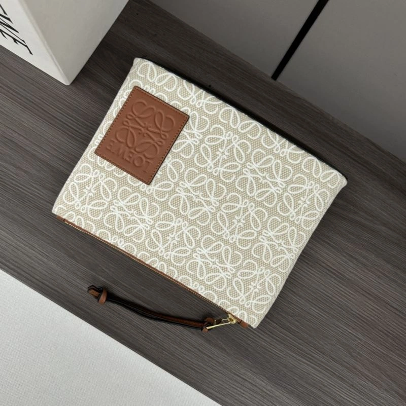 Bargain Loewe Clutch Bags