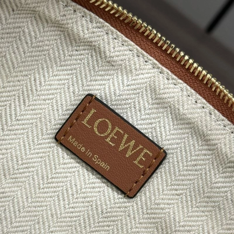 Bargain Loewe Clutch Bags