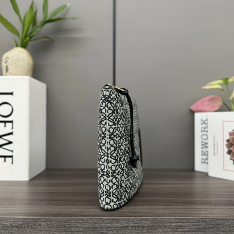Top match Loewe Clutch Bags