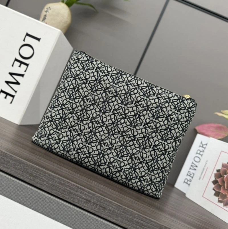 Top match Loewe Clutch Bags