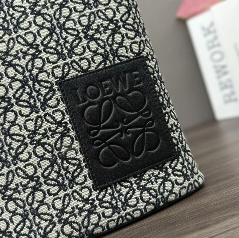 Top match Loewe Clutch Bags