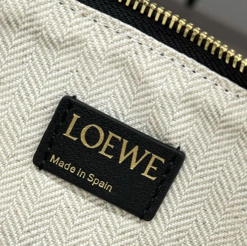 Top match Loewe Clutch Bags