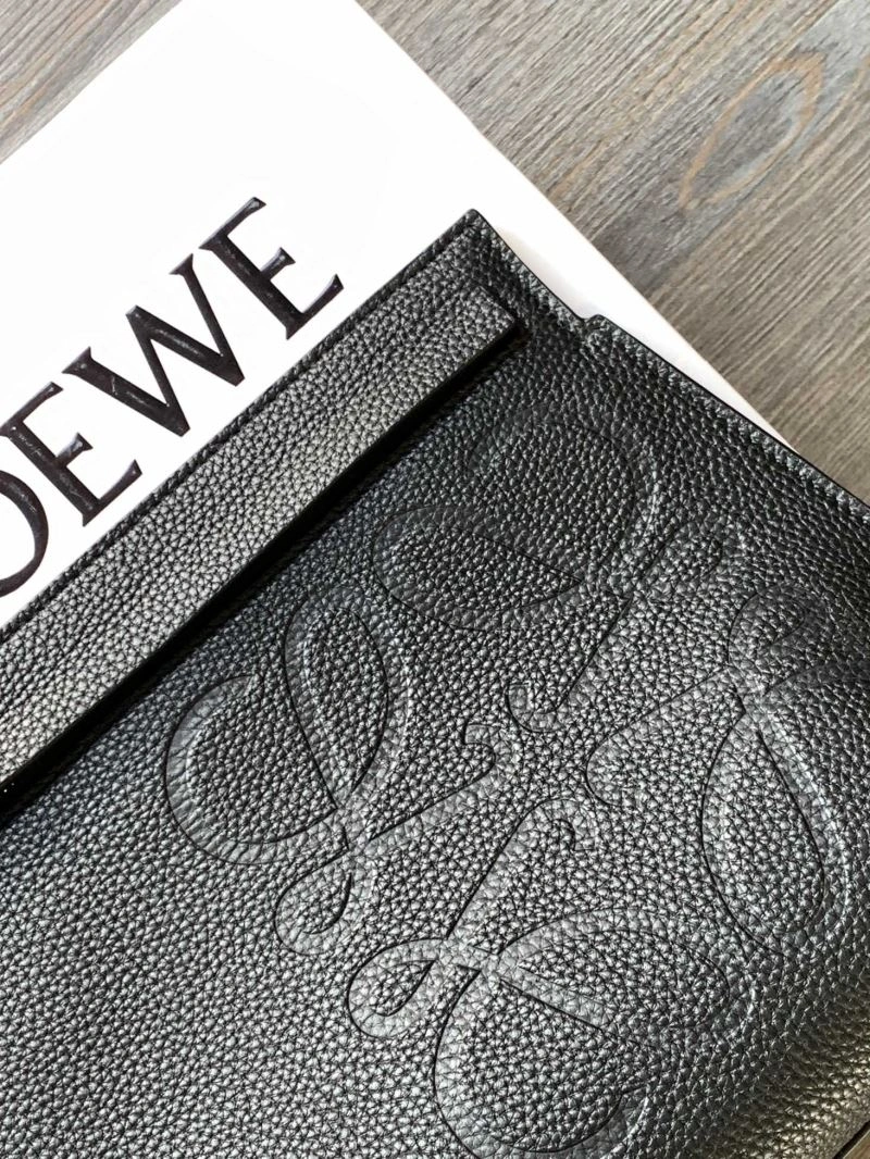 Inexpensive Loewe Clutch Bags