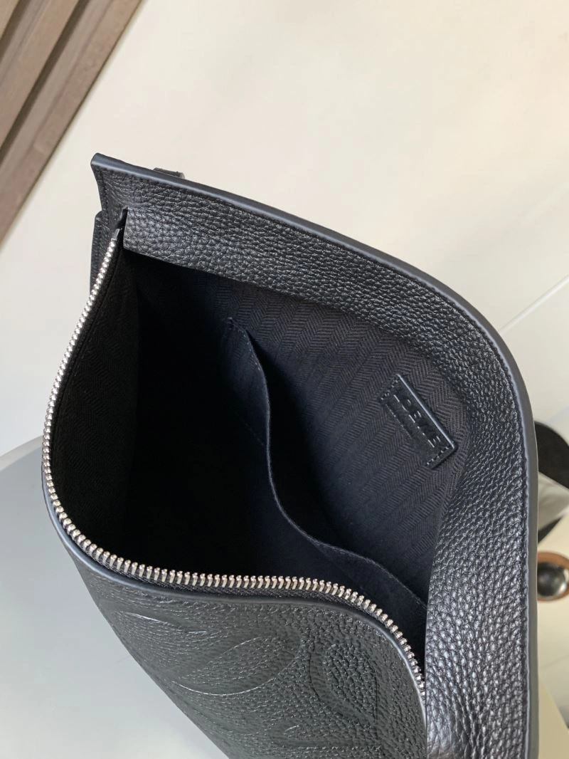 Inexpensive Loewe Clutch Bags