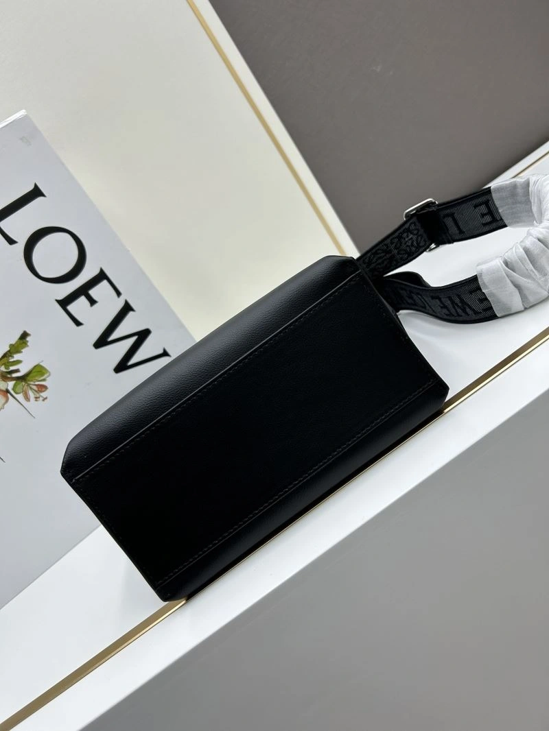 Accurate model Loewe Cubi Bags