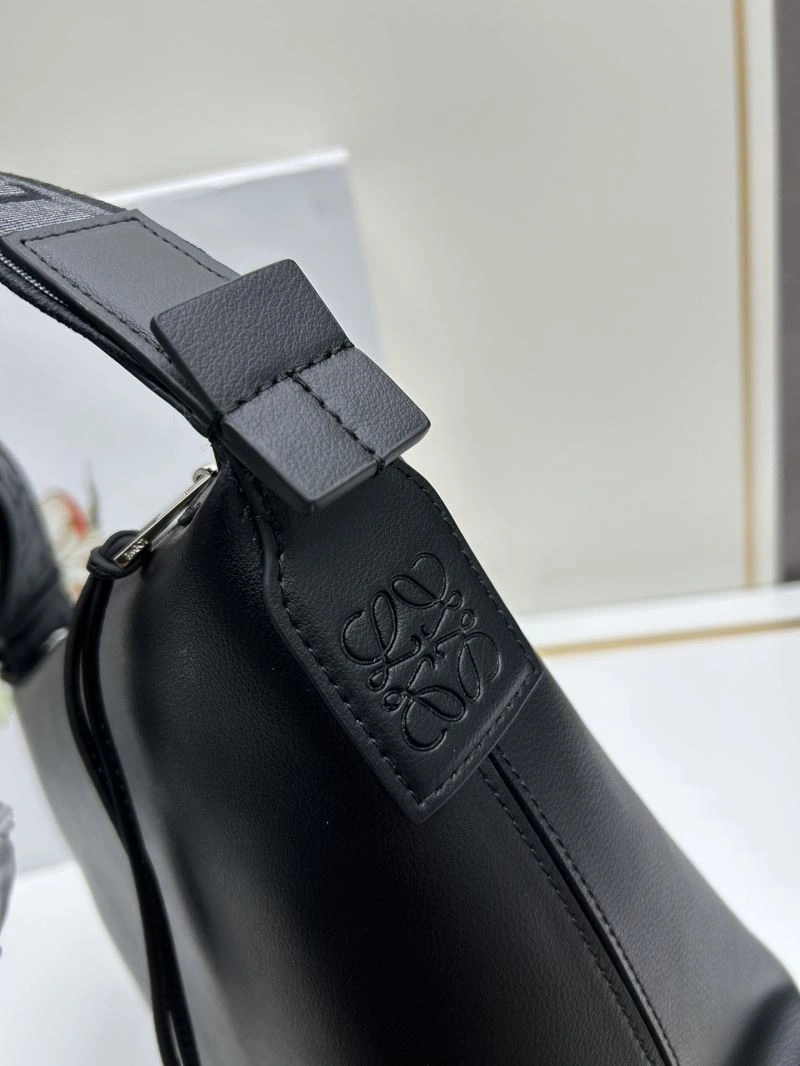 Accurate model Loewe Cubi Bags