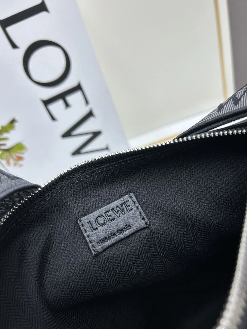 Accurate model Loewe Cubi Bags