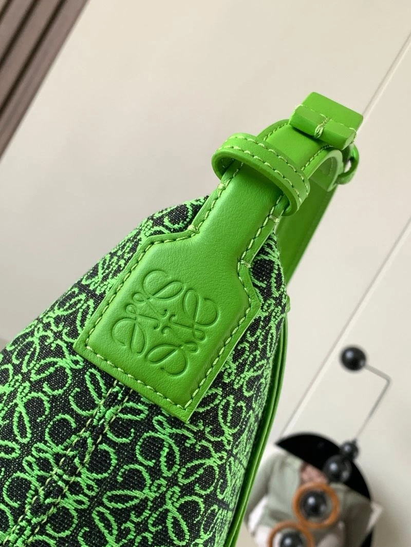 Low-cost Loewe Cubi Bags