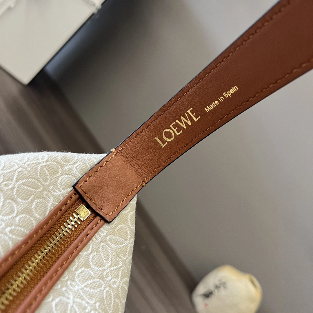 Bargain Loewe Cubi Bags