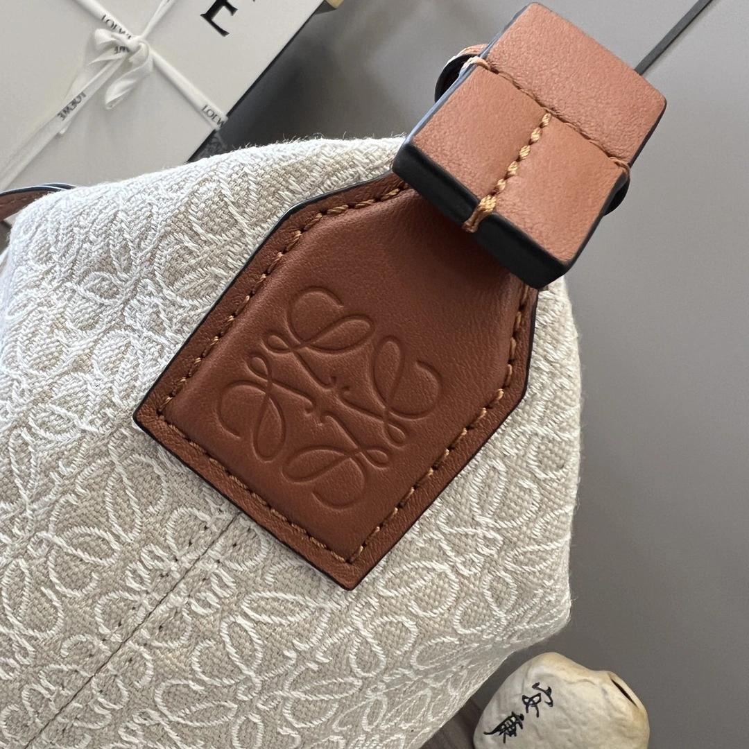Bargain Loewe Cubi Bags